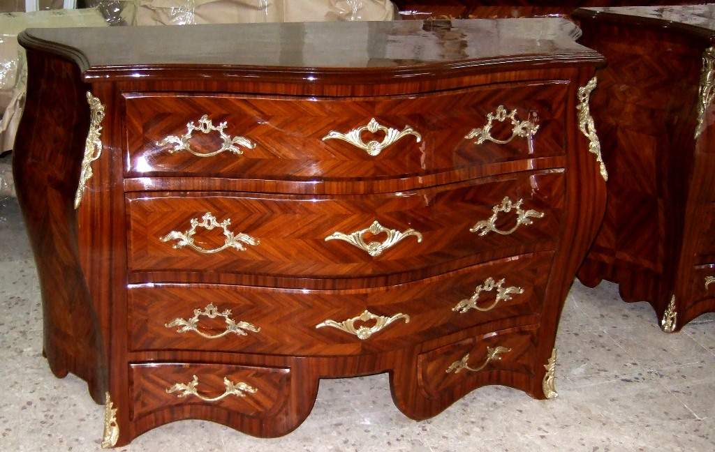 Five drawers large French style curved commode on the manner of ...